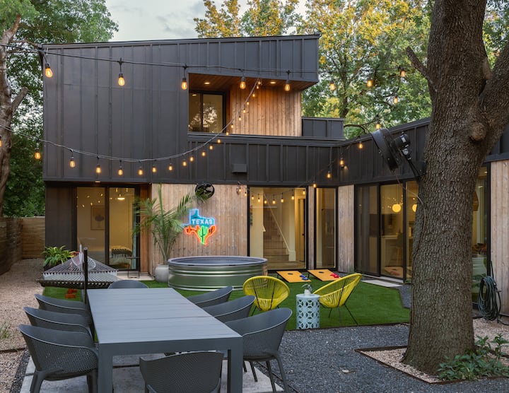 Modern Archt W/pool & Movie Night |Near 6th St &Dt - Austin