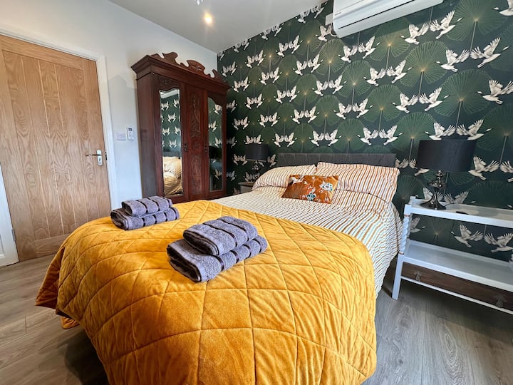 The Martins | Stylish 3-bedroom | Free Parking - Dartford