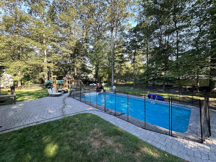 Family Home With A Pool! - Lake Hopatcong, NJ