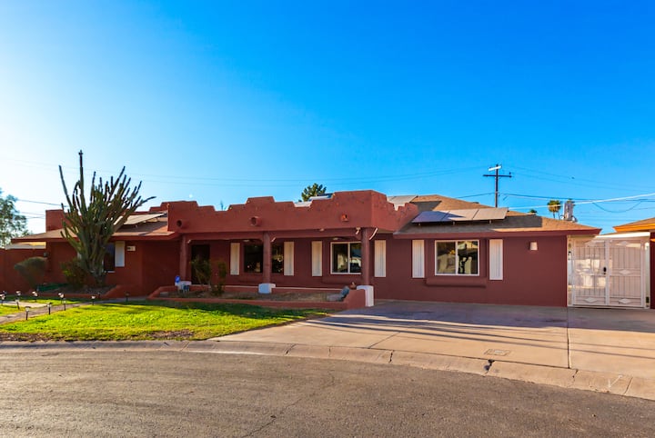 6br Oasis W/ Heated Pool, Hot Tub & Bbq & More! - Mesa, AZ