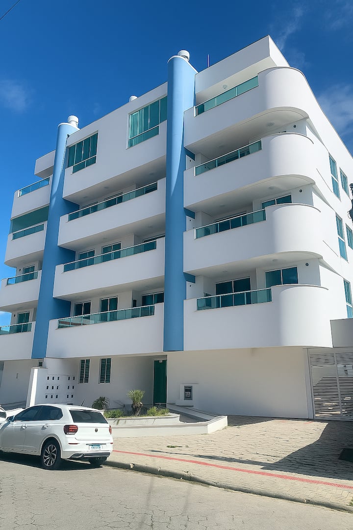 Apto 3 Dormitórios Com Sacada E Churrasqueira. - Bombinhas