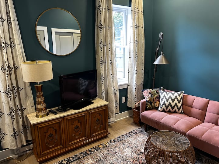 Stylish One Bedroom Loft - Philadelphia, PA