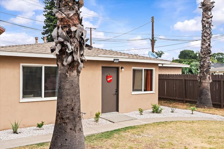 20% Off Monthly | Cozy Modern Suite - Tustin, CA