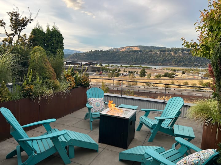 The Chill Line - Cathedral Ridge Winery, Hood River