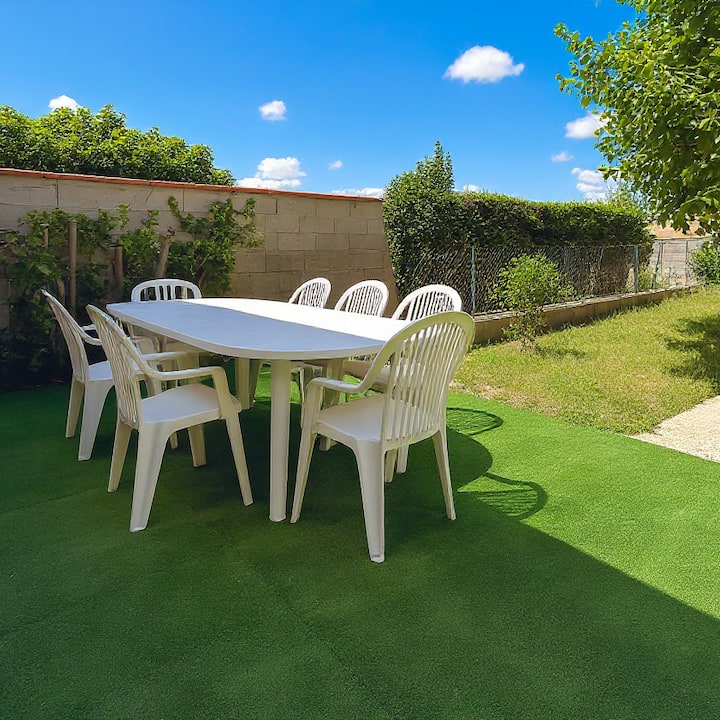 Maison Avec Jardin, Terrasse, Barbecue Et Parking - Carcassonne