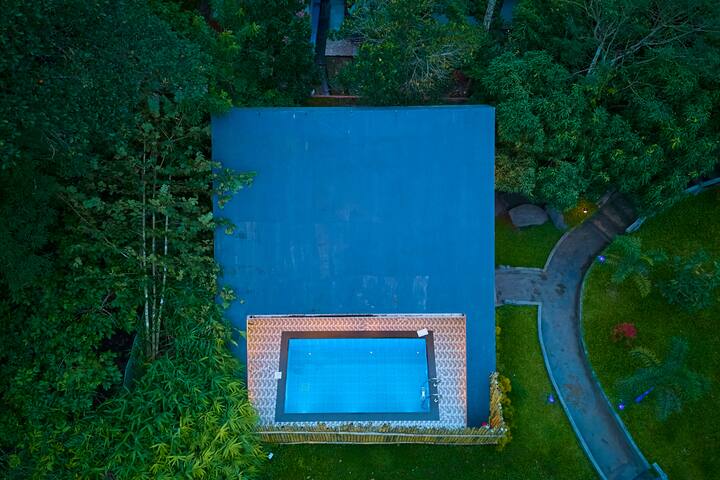 Pet Friendly 01 Bedroom Private Pool Villa Wayanad - ワイナード
