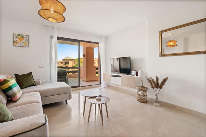 Family-friendly 2br In Casares – Pool & Padel Fun - Casares