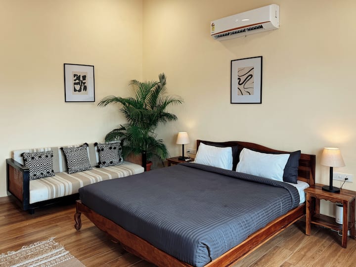 3br Lush Farm Villa W/ Game Room & Shared Pool - 인도르