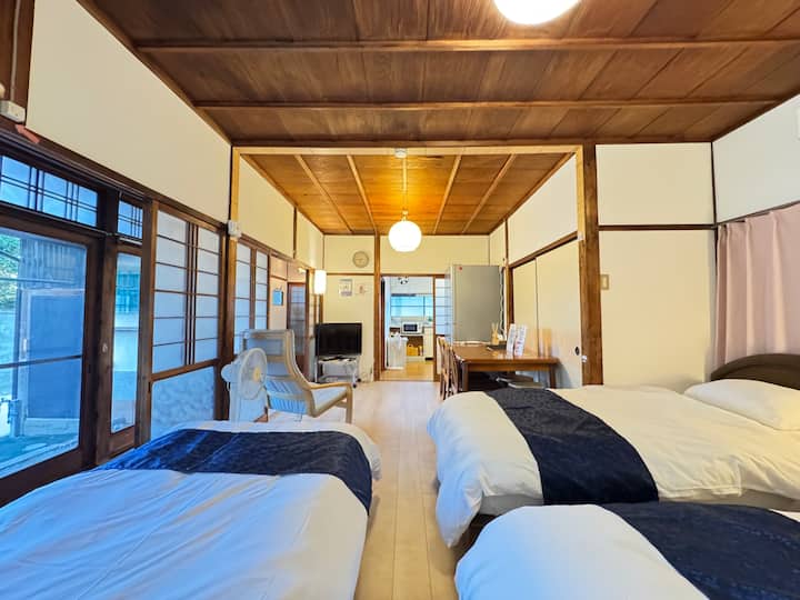10 Mins To Kix Airport | Japan‑modern Family Stay - Izumisano