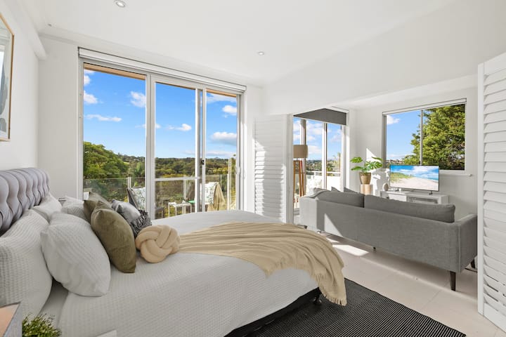 Chic Harbour-view Escape + Balcony, 10 Mins To Cbd - Sydney Harbour National Park
