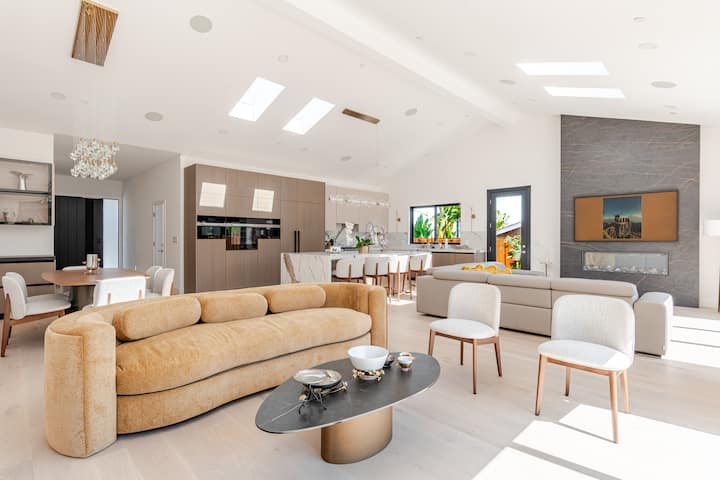 Brand New Modern 4br/4ba Retreat W/ Backyard & Gym - Redwood City, CA