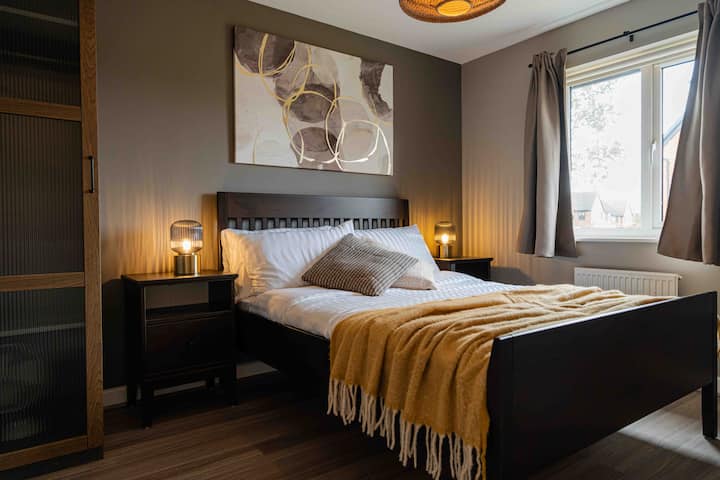 The Parkview • Near Lidl & Bus• Sleep 6 - Salford