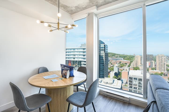 Premium Luxe Mtl Views 3308: Metro/gym/pool Access -