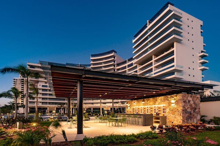 Modern Condo With Lake Views/pool/hs Wifi/2 Br - Mérida