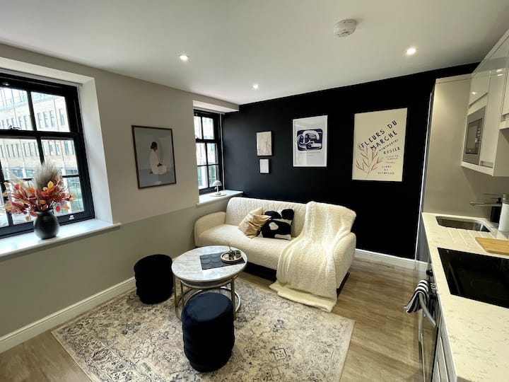 Boutique Retreat • Sleeps 4 • Central & Stunning - Leeds