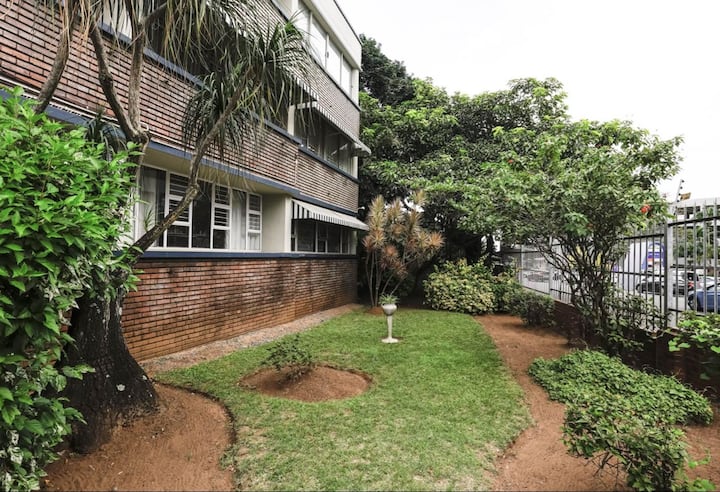 Apartment Across Musgrave Centre - Durban