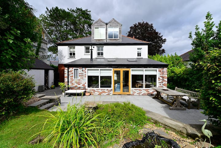 4-bedroom Retreat In Radyr W/lush Gardens&parking - Cardiff