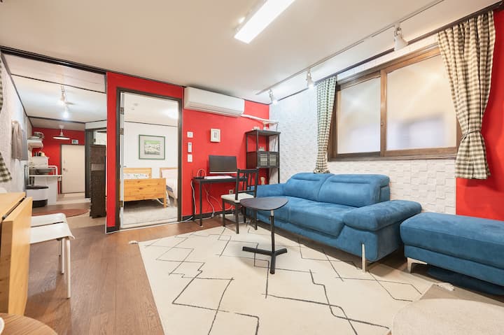 [New Open]홍익대 중심,신촌역도보２분,교통요지,　건물내 편의점/무료 짐보
관 - 