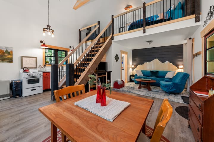 The Mountain Nook - New Hampshire (State)