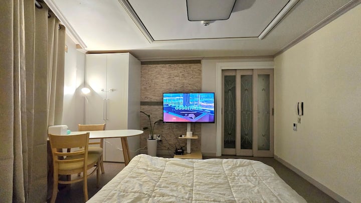 The Stay _ In 월아 #한옥마을 #도보5분 - Jeonju
