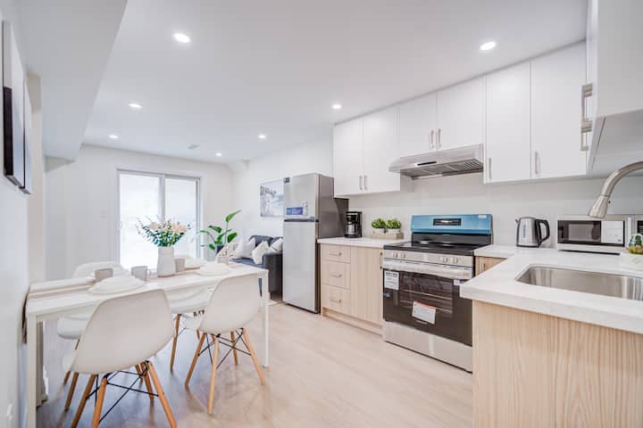 Modern Cozy Home In Richland - Markham, Canada