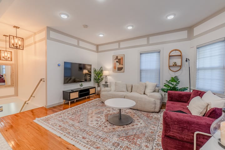 Luxury 4bd/2.5ba Walk To Mit&davis Sq/free Parking - Somerville, MA