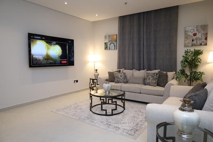 3br Apt 75'tv W/self-entry Full Kitchen And Roof - Dammam