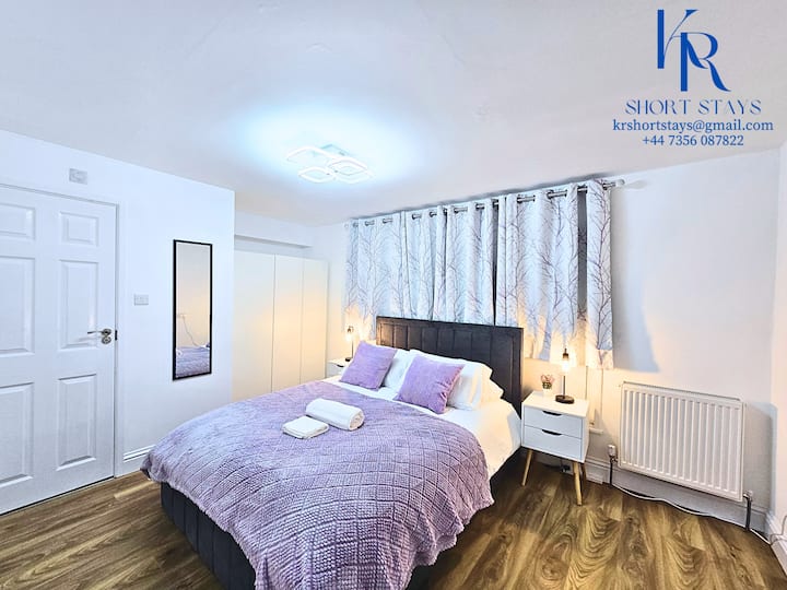 6bdr Stylish Home 3 Parking Contractor & Family - Stevenage