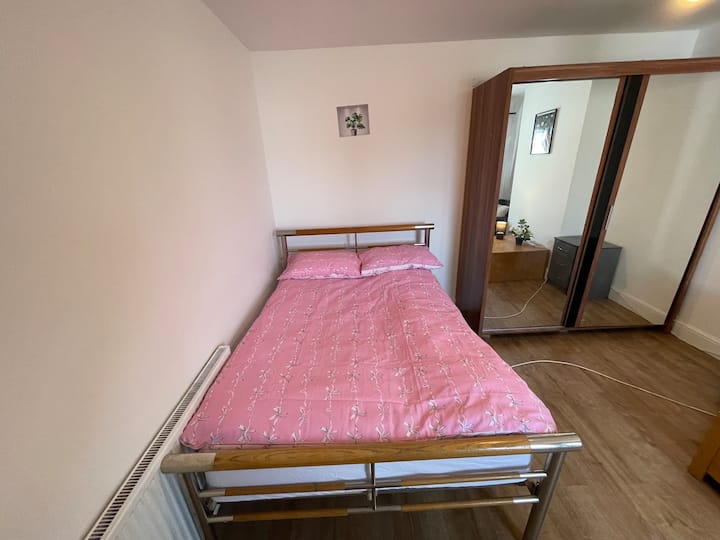 Kingsbury Service Accommodation - Mill Hill