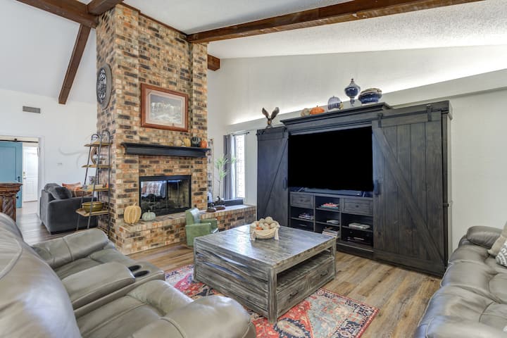 New | The Sky Den | Sleeps 8 | Great Location! - Lubbock, TX