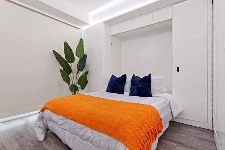 Free Parking | Near Downtown | Museum | Rooftop - Cleveland, OH