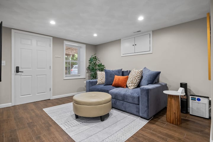 Charming Getaway W/ Parking 30 Min To Boston/salem - Wakefield, MA