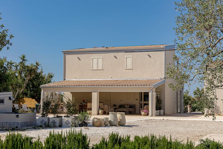 Case Luparello: Biancolilla - San Lorenzo