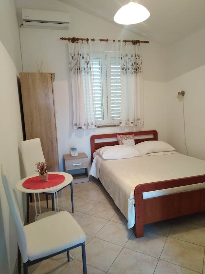 Studio Apartment Lili 2, (Accomodates 2) - Umag