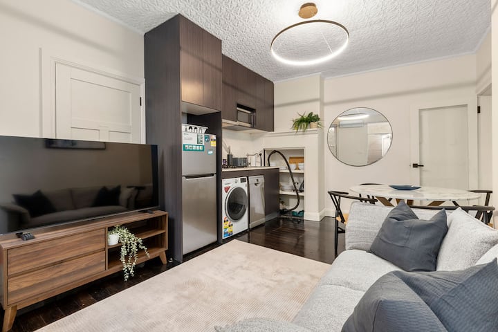Historic Millers Point Stay – 2br Near Barangaroo - Sydney