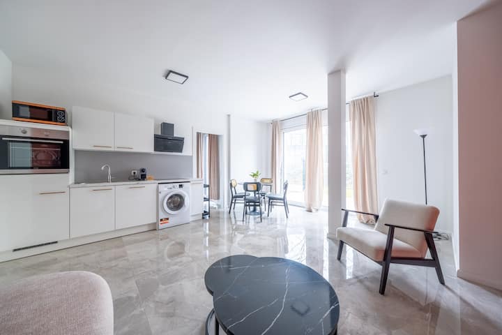 Pine Living 1 Bedroom - Moosach