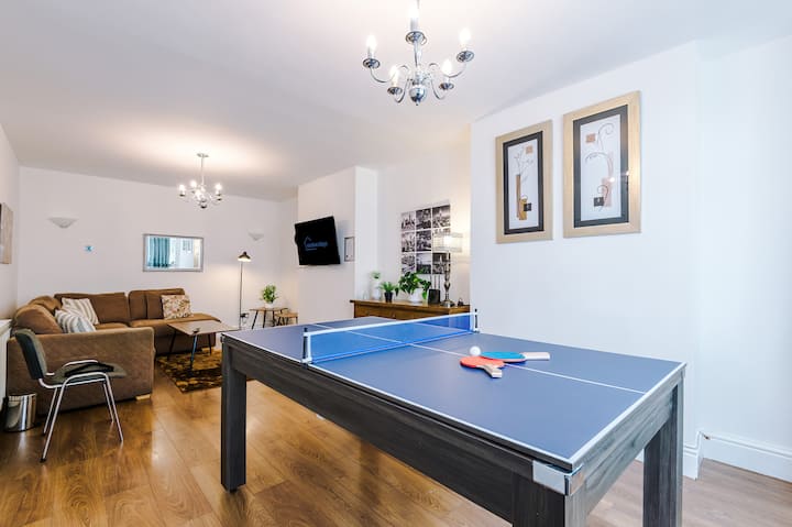 Driveway | Pool Table | 3br Home In Stretford - オルトリナム