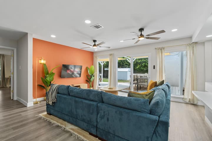 Luxe 5brs, 2 Min To Nrg, Stays 13 W/ Bbq Projector - Houston, TX