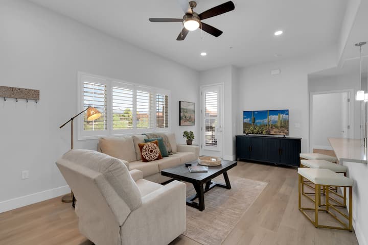 Elegant & Bright Corner Condo On The Tucson Loop! - Tucson, AZ