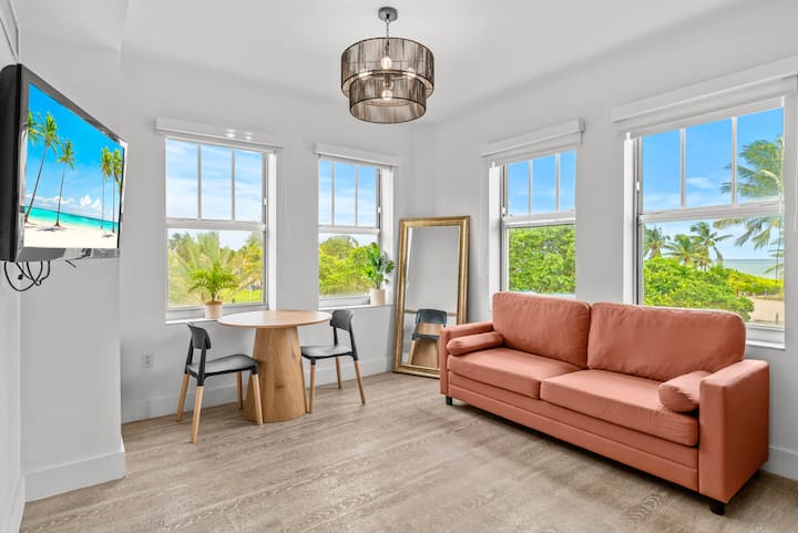 Oceanfront 1 Bd View Of Versace Mansion And Beach - Miami Beach, FL