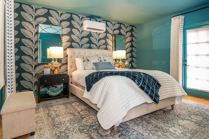 Cozy Downtown Carriage House - Savannah, GA