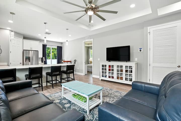 Enjoy Entire Newhome 1king-3queen Fenced Backyard - Bonita Springs, FL