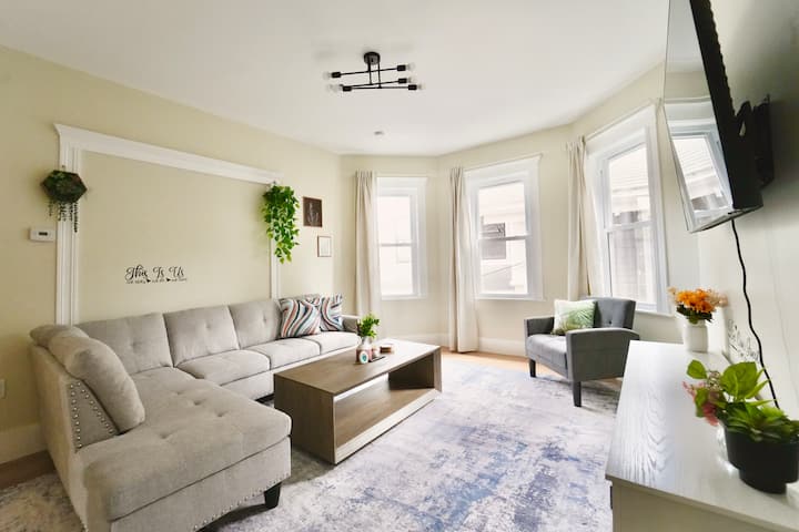 Elegant 4bd/2ba Designer Home: Steps To T & Casino - North End - Boston