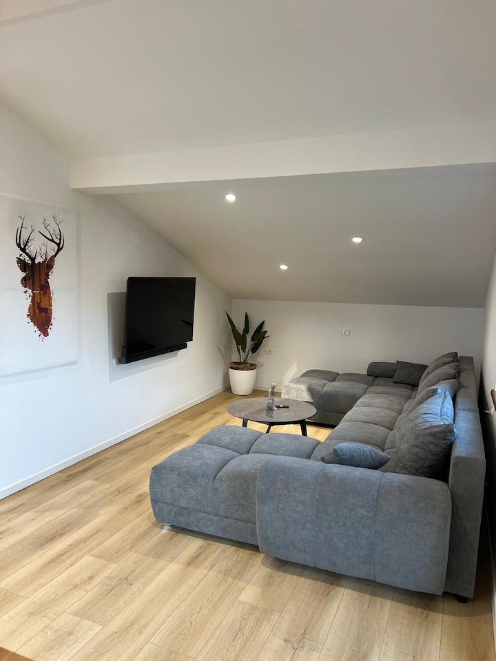 Charming Alpine Apartment With Sauna - Kobarid