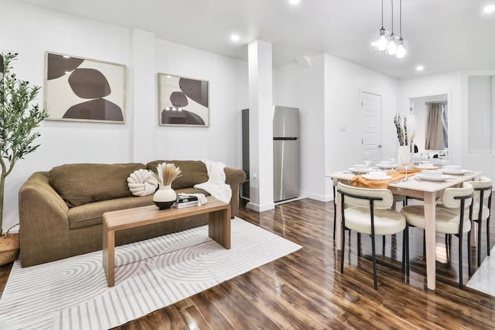 Private Parking|heart Of Mtl - Montreal
