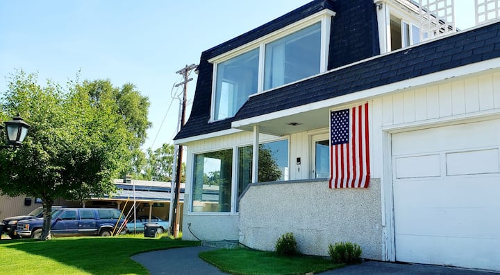 Downtown Cháteau: One Bedroom Apartment - Anchorage