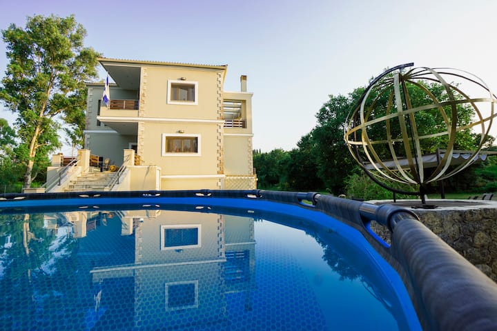 " Atlas Mansion-4 Bedroom Home" - Korfu