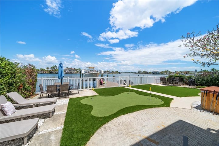 Intercoastal Views, Walk To The Beach, 2br - Indian Rocks Beach, FL