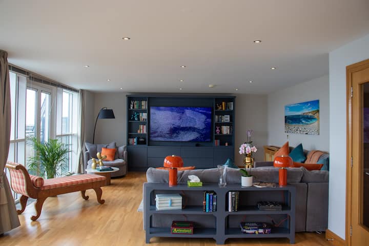 Beach Penthouse Suite
3k Sq Ft, Best View In West - Galway