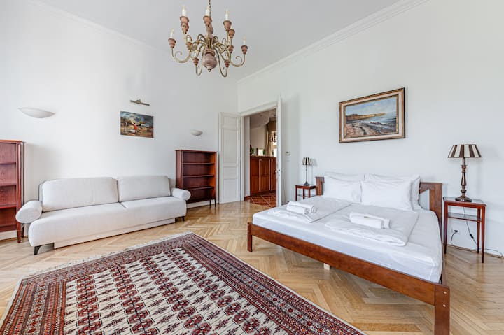 Budapest Classic Charm | 2br + Cornertub + Smarttv - Budapešť